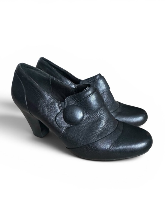 Clarks | Shoes | Clarks Bendables Black Leather Mary Jane Heels Comfort ...